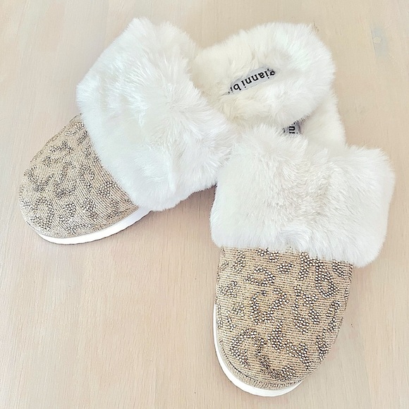 Gianni Bini | Shoes | New Gianni Bini Comfiee Fluffy Rhinestone Leopard ...